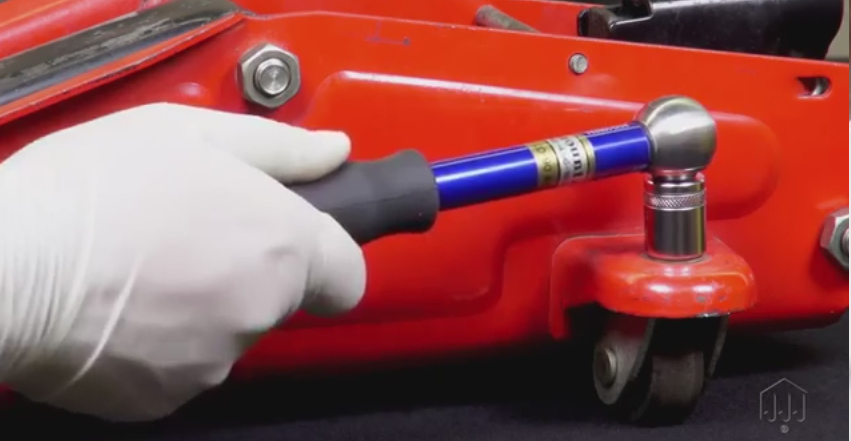 How a Torque Wrench with a Ratchet Head can Help You Get Ahead
