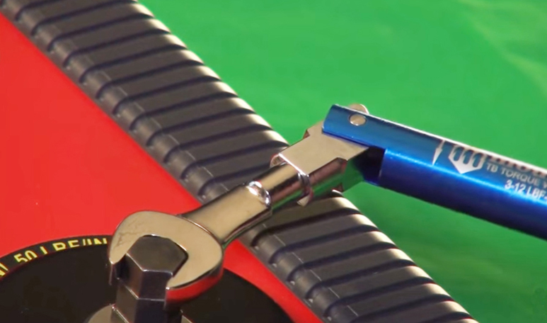 How to Select a Torque Wrench or Screwdriver to Improve Quality Process ...